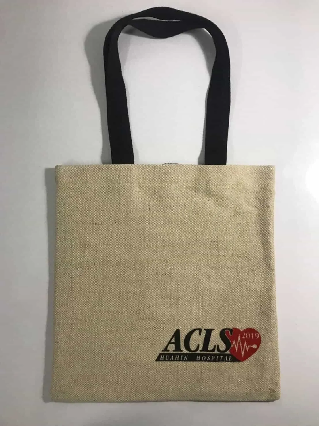 รับทำกระเป๋าผ้า กระสอบ พรีเมี่ยม สกรีนโลโก้ ACLS รพ.หัวหิน