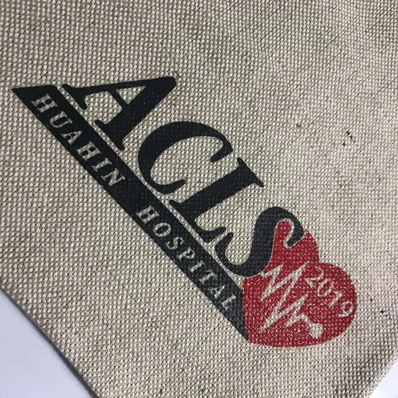 รับทำกระเป๋าผ้า กระสอบ พรีเมี่ยม สกรีนโลโก้ ACLS รพ.หัวหิน