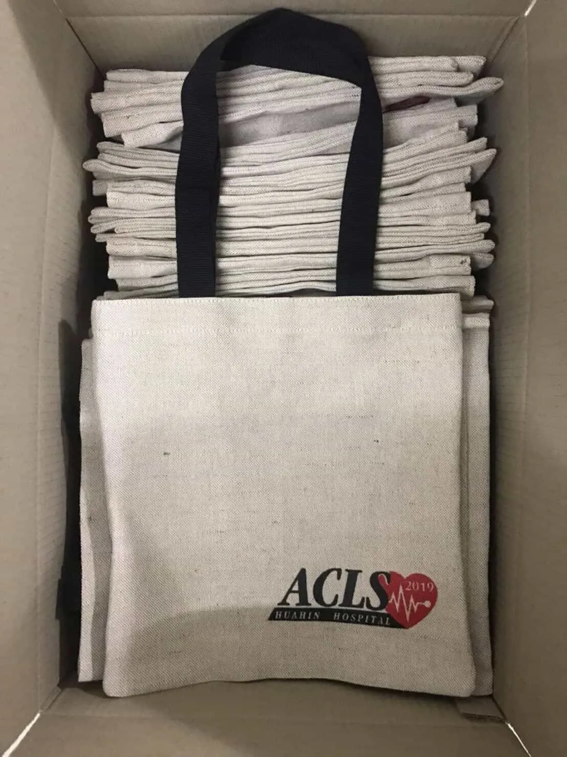 รับทำกระเป๋าผ้า กระสอบ พรีเมี่ยม สกรีนโลโก้ ACLS รพ.หัวหิน