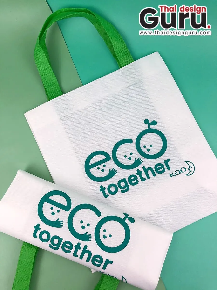 รับทำถุงผ้าสปันบอนด์สีขาวหูหิ้วใส่สินค้า สกรีนลาย eco together
