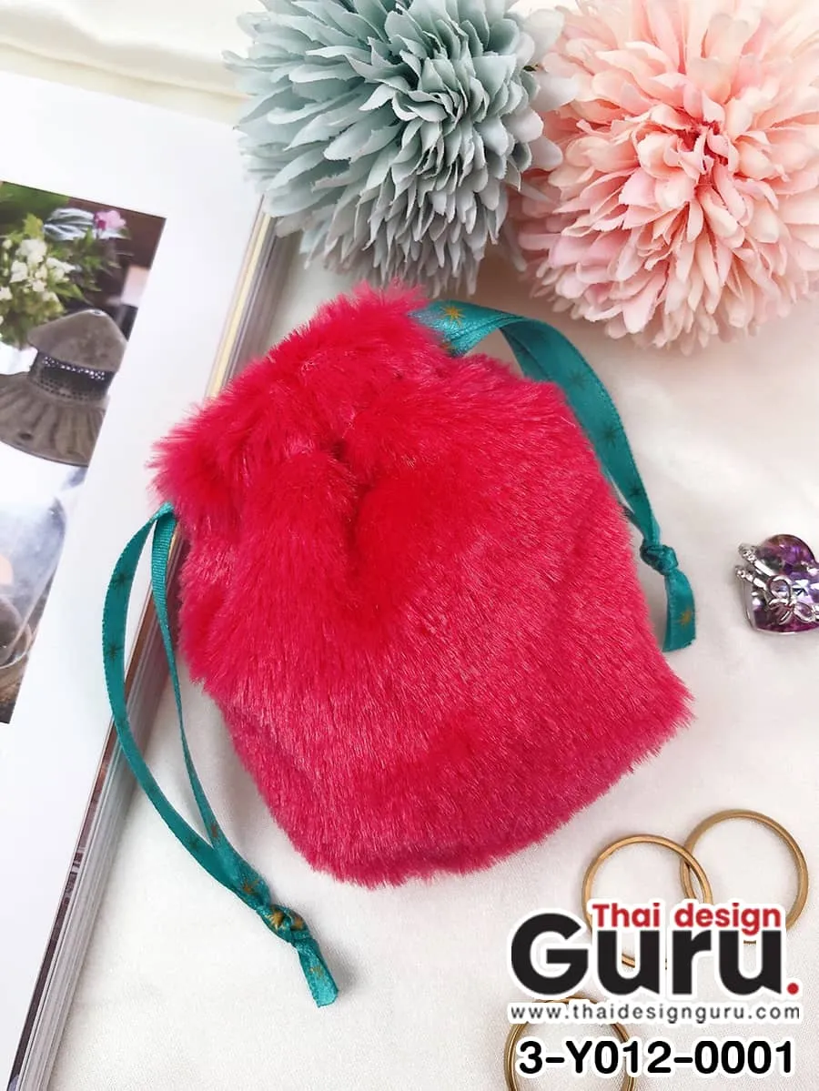 รับผลิตถุงหูรูดจิ๋ว ผ้าขนนุ่ม พร้อมริบบิ้นพิมพ์ลายดาว แบรนด์ Yavis