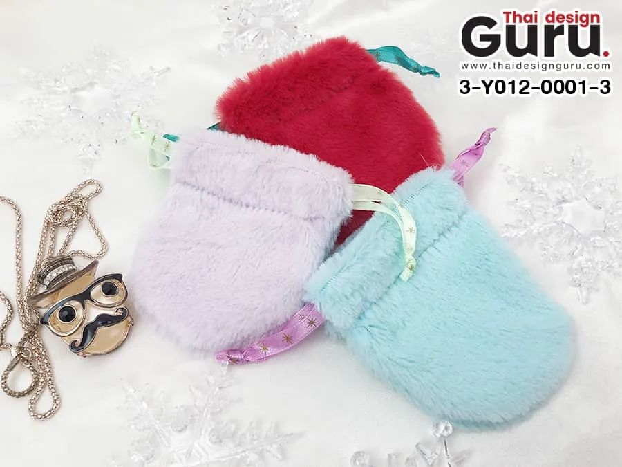 รับผลิตถุงผ้าหูรูดจิ๋ว ผ้าขนนุุ่ม พร้อมริบบิ้นพิมพ์ลาย แบรนด์ Yavis